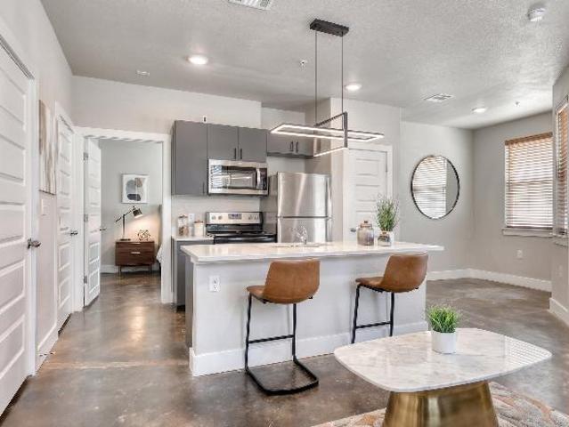 1 Br, 1 bath, Condo 6007 Grissom Rd