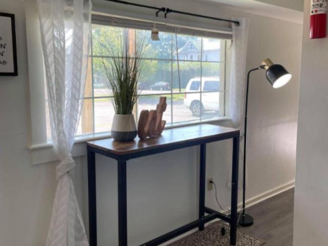 1 Br, 1 bath, Condo 600 E Main St