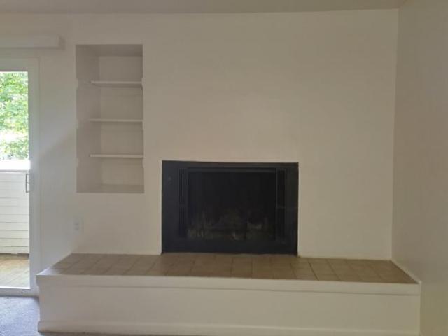 1 Br, 1 bath, Condo 600 Reusens Rd