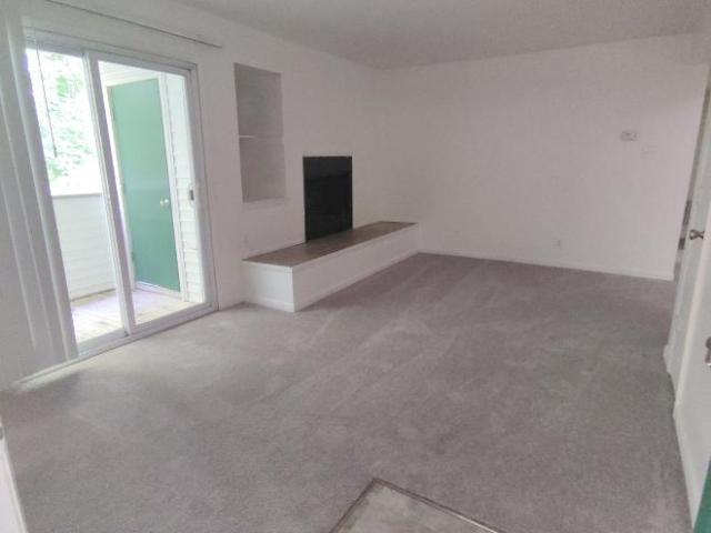 1 Br, 1 bath, Condo 600 Reusens Road