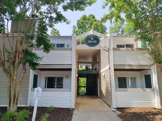 1 Br, 1 bath, Condo 600 Reusens Road