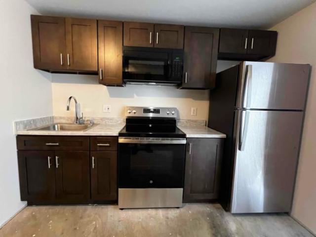1 Br, 1 bath, Condo 6035 Naval Ave