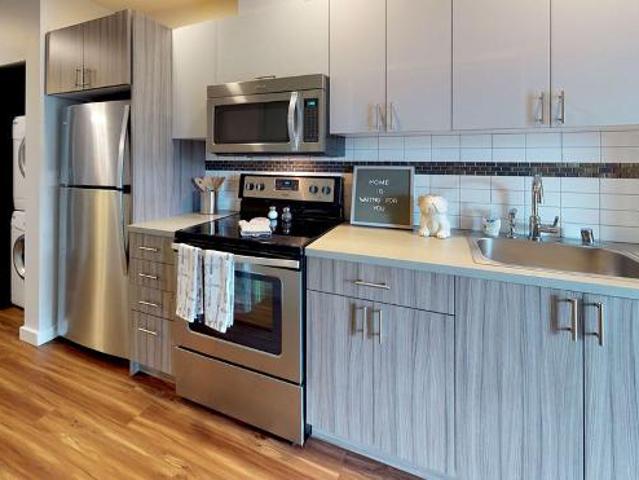 1 Br, 1 bath, Condo 605 15th Ave E