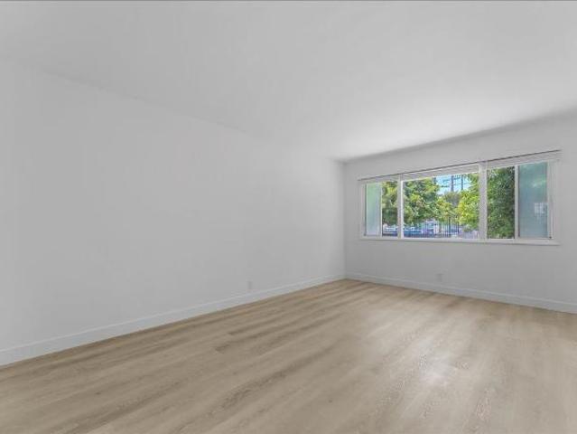 1 Br, 1 bath, Condo 6060 Cadillac Ave