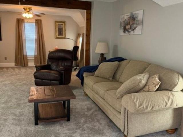 1 Br, 1 bath, Condo 606 N Wabash Ave