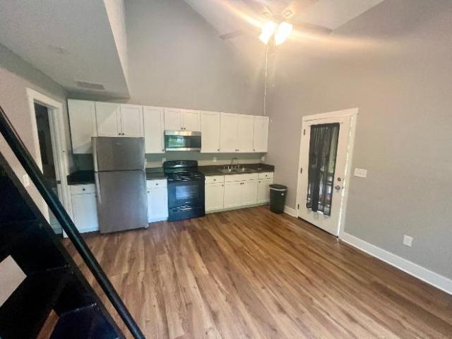 1 Br, 1 bath, Condo 60 Phillips Rd