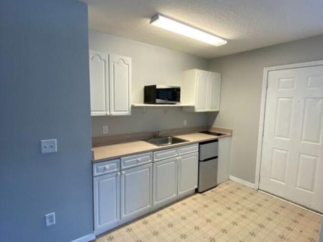 1 Br, 1 bath, Condo 613 Coconut Palm