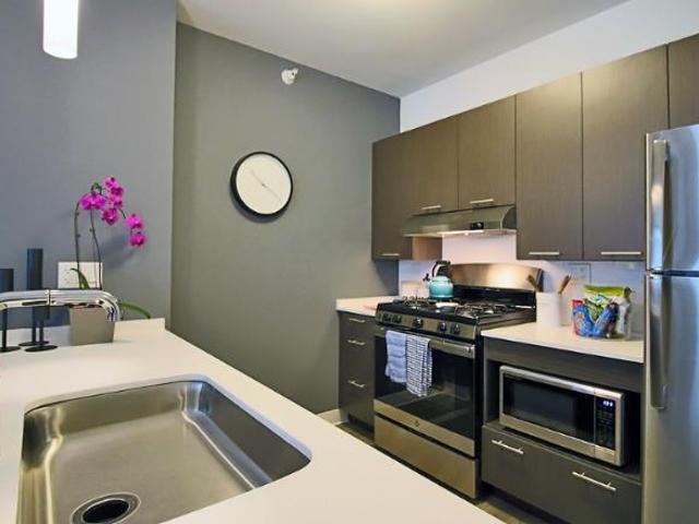 1 Br, 1 bath, Condo 613 N Wells St