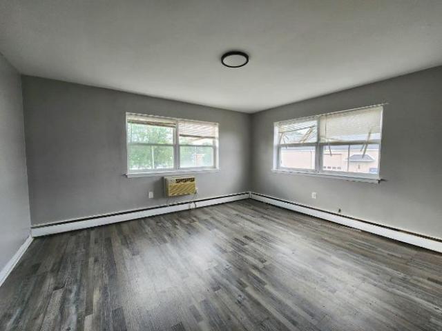 1 Br, 1 bath, Condo 615 E Main St