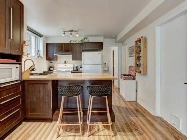 1 Br, 1 bath, Condo 622 Collier Dr