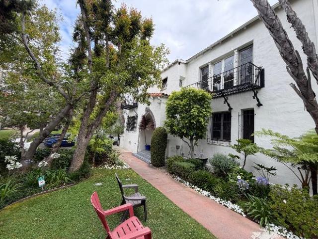 1 Br, 1 bath, Condo 622 N Plymouth Blvd