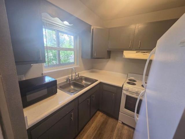 1 Br, 1 bath, Condo 624 Prairie Road