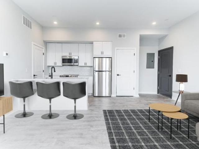 1 Br, 1 bath, Condo 625 W Girard Ave