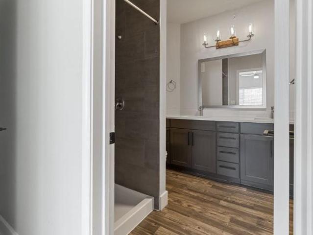 1 Br, 1 bath, Condo 6301 W Parmer Ln