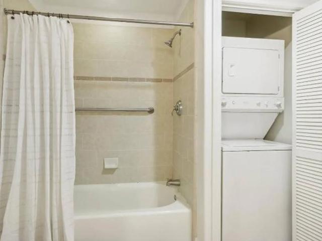 1 Br, 1 bath, Condo 633 Elm St