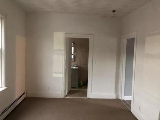 1 Br, 1 bath, Condo 635 Fall River Ave