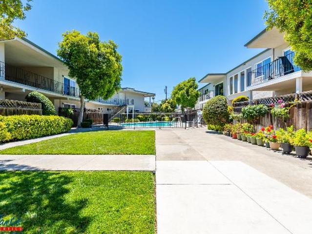 1 Br, 1 bath, Condo 642 Blythe Court