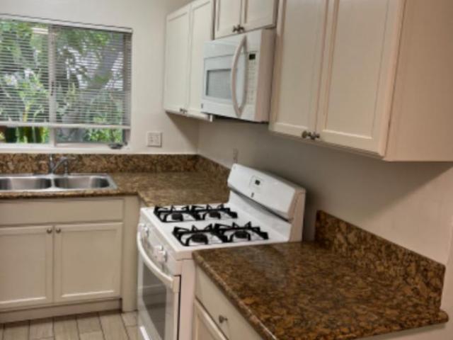 1 Br, 1 bath, Condo 6439 Shirley Avenue