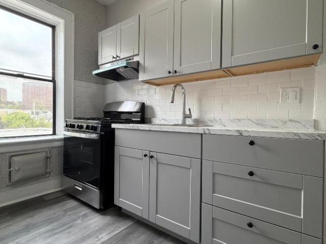 1 Br, 1 bath, Condo 645 Summer Ave
