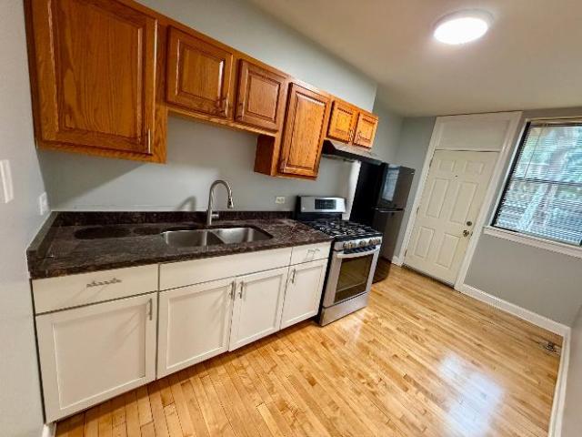 1 Br, 1 bath, Condo 6501 S Maplewood Ave