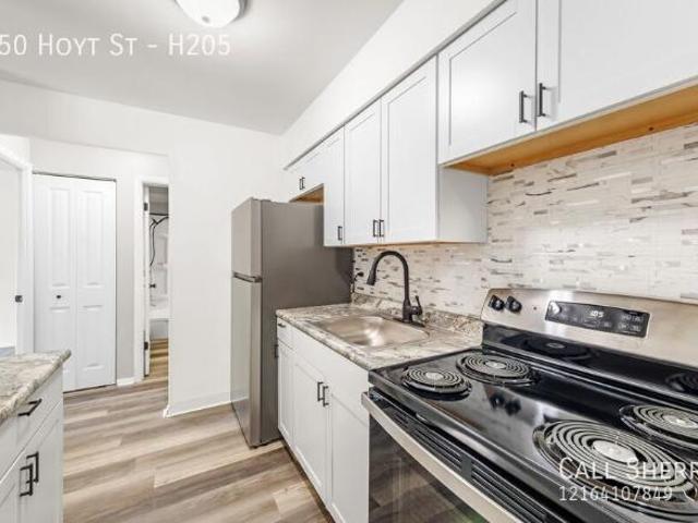 1 Br, 1 bath, Condo 650 Hoyt St