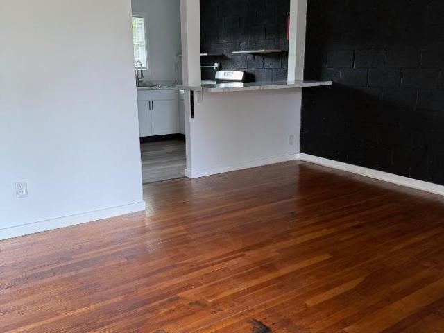 1 Br, 1 bath, Condo 652 E Main St