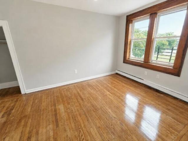 1 Br, 1 bath, Condo 658 Sandrord Ave