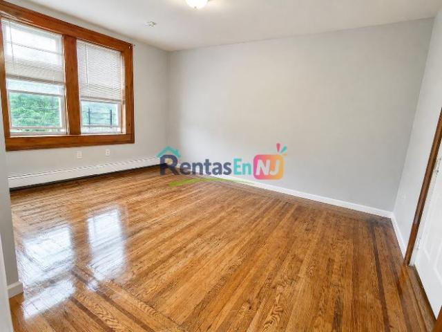1 Br, 1 bath, Condo 658 Sanford Ave