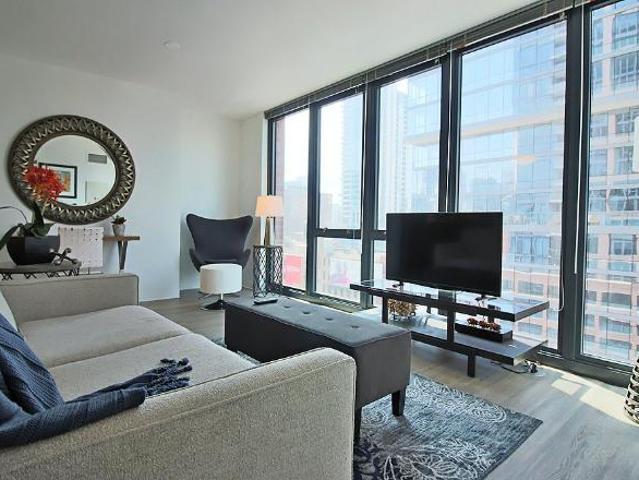 1 Br, 1 bath, Condo 659 N Wells St