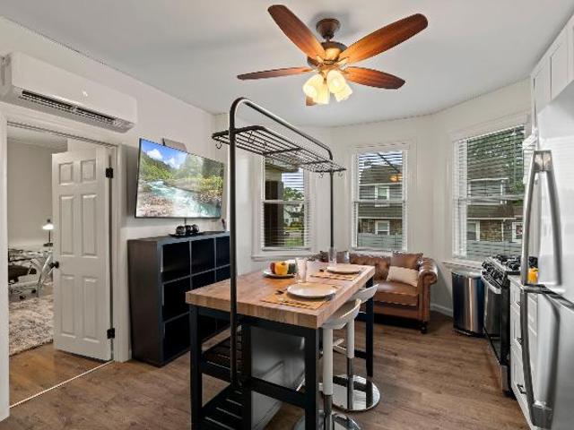 1 Br, 1 bath, Condo 660 Loraine Street