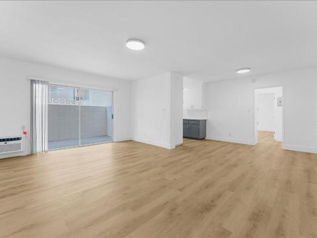 1 Br, 1 bath, Condo 6615 Franklin Ave