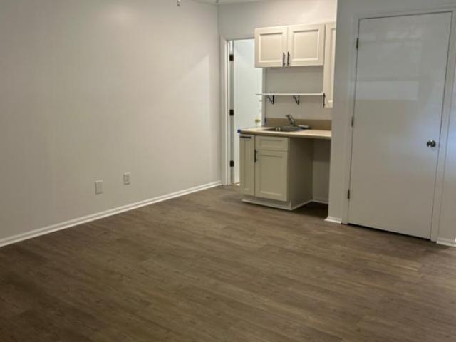 1 Br, 1 bath, Condo 663 N Main St
