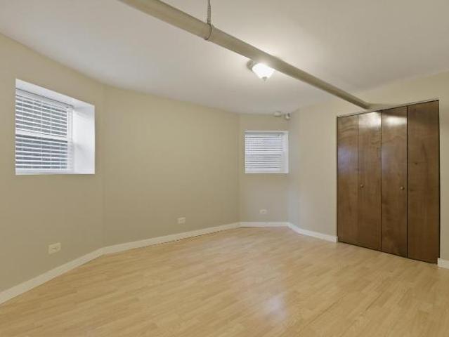 1 Br, 1 bath, Condo 6645 North Greenview Avenue
