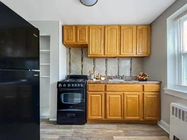 1 Br, 1 bath, Condo 6780 Blakemore St