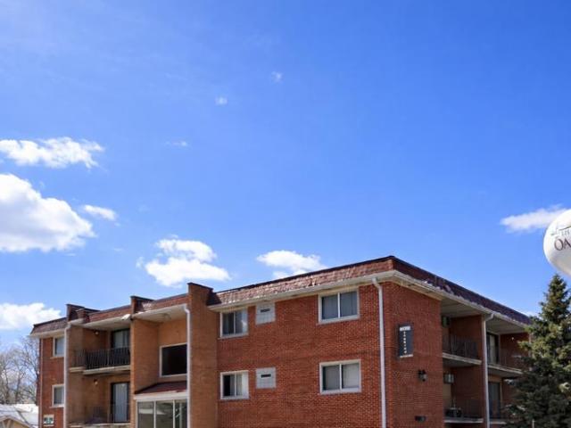1 Br, 1 bath, Condo 6819 W 95th St
