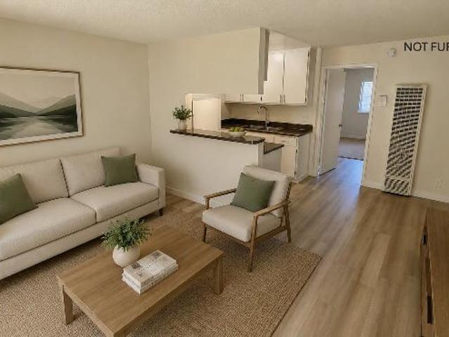 1 Br, 1 bath, Condo 6842 N Fulton Ave