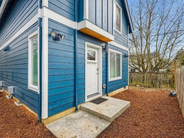 1 Br, 1 bath, Condo 6842 N Mears St