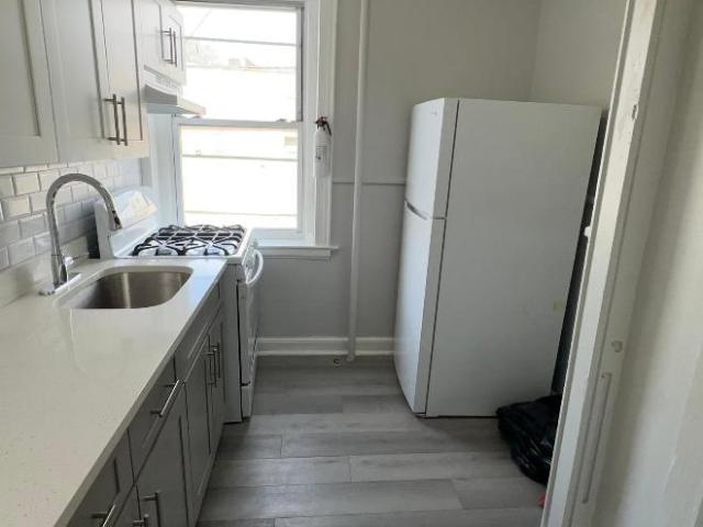 1 Br, 1 bath, Condo 684 Summer Ave