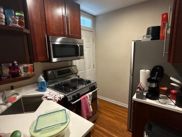 1 Br, 1 bath, Condo 685 5 W Wrightwood Avenue