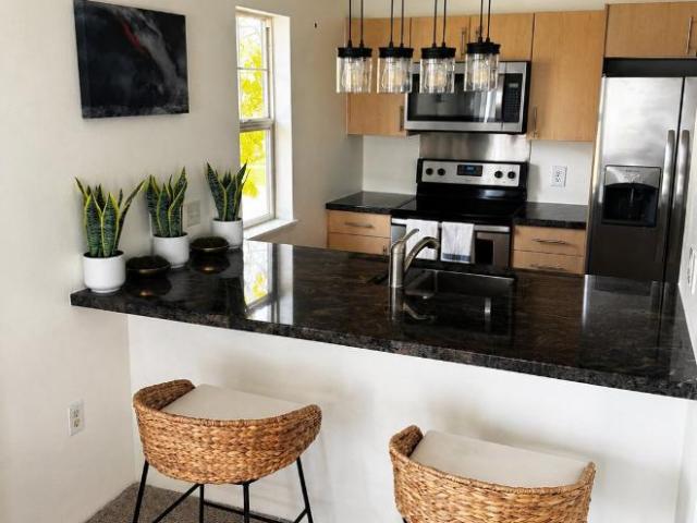 1 Br, 1 bath, Condo 68 3948 Moana Pl