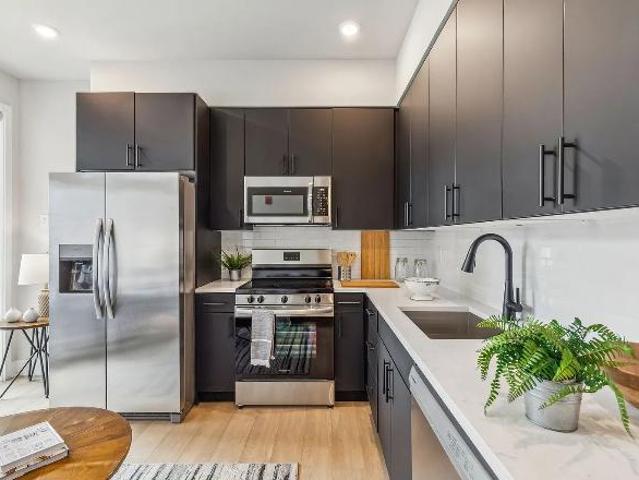 1 Br, 1 bath, Condo 6910 Ridge Ave