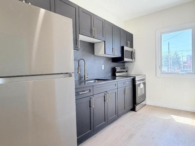 1 Br, 1 bath, Condo 691 Ouellette Ave