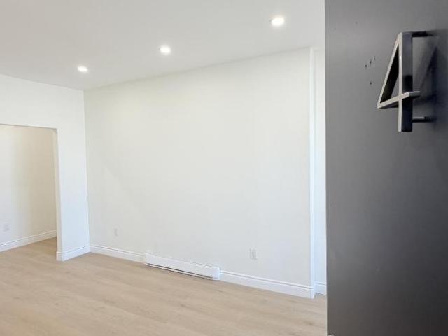 1 Br, 1 bath, Condo 691 Ouellette Ave