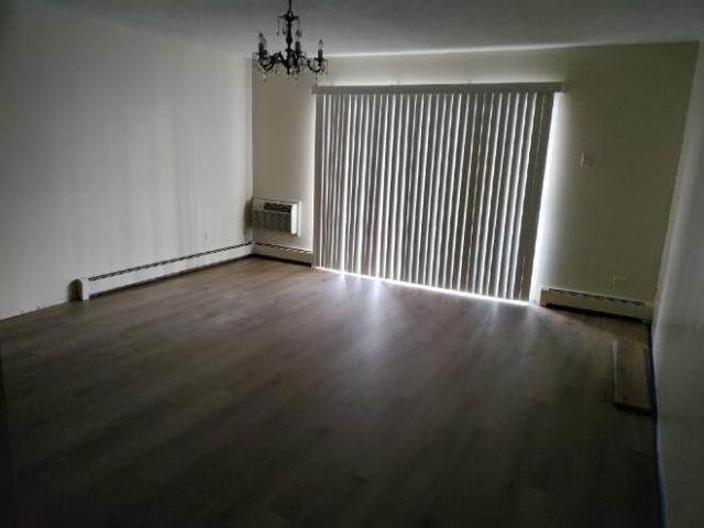 1 Br, 1 bath, Condo 695 S Alton Way