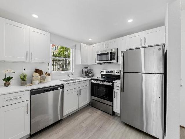 1 Br, 1 bath, Condo 6975 West 16th Ave
