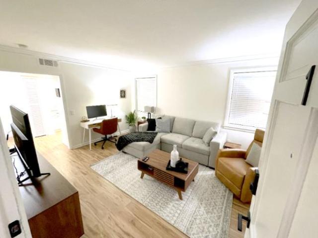 1 Br, 1 bath, Condo 6 W 51st