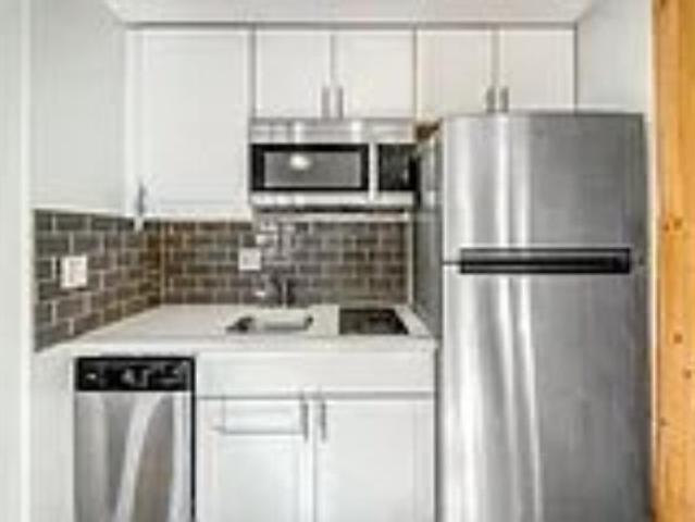 1 Br, 1 bath, Condo 7006 SE 66th Ave Portland Or
