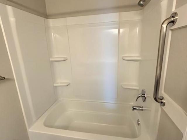 1 Br, 1 bath, Condo 701 Lewark