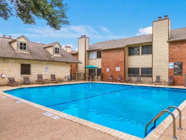 1 Br, 1 bath, Condo 701 W Longspur Blvd