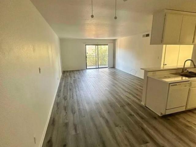 1 Br, 1 bath, Condo 7040 Haskell